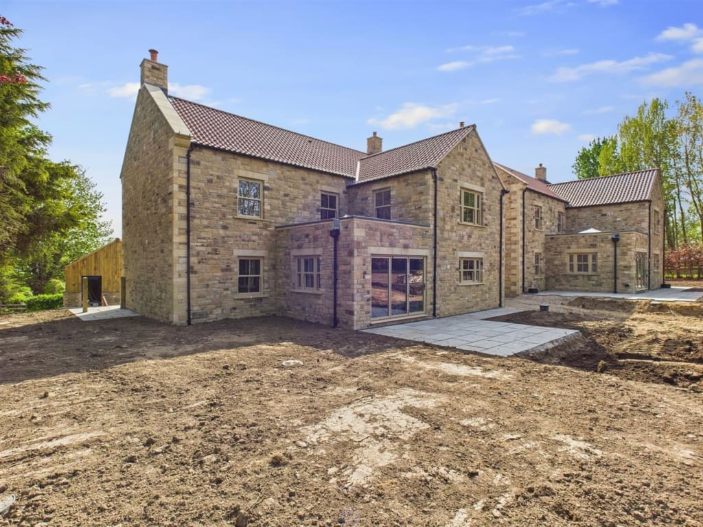 Maple House, Hargill Lane, Finghall | GSC Grays | Rural Land & Property ...