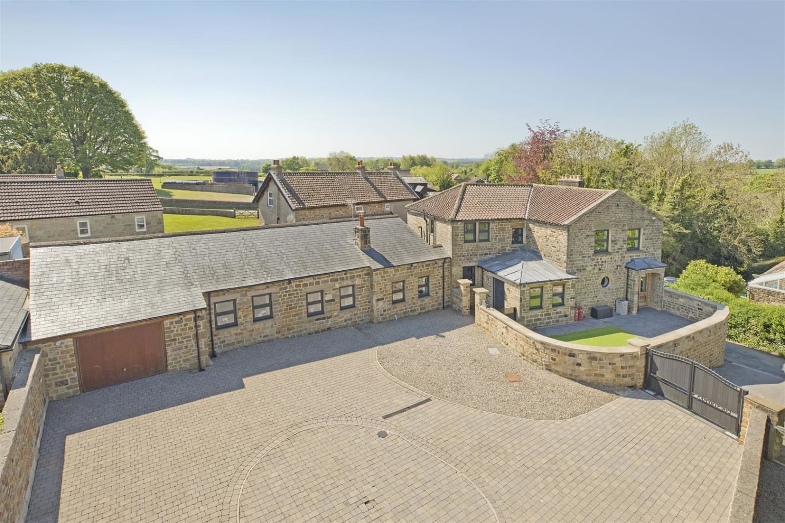 Countryman House, Winksley, Ripon | GSC Grays | Rural Land & Property ...